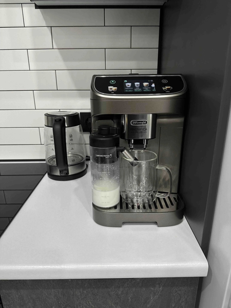 Кофемашина DeLonghi Magnifica Plus ECAM320.70.TB