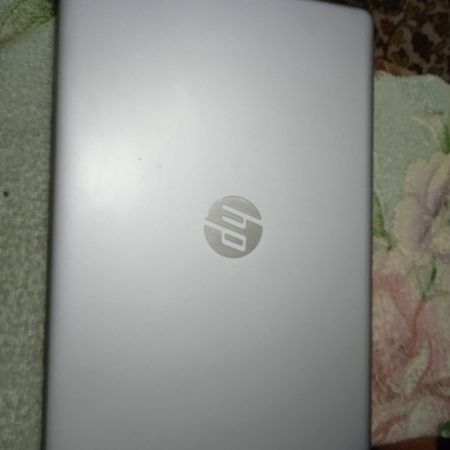Продаю новый hp ноутбук