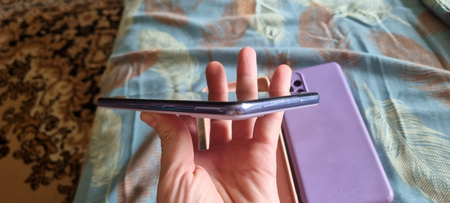 Samsung A72 б/У состояние идеальное, батарея хорошая!