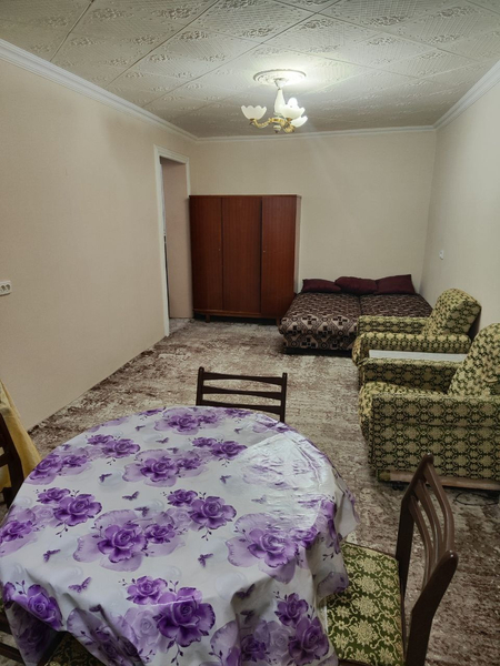 Chilonzor 24 kv 1 xonali xamma sharoitlari bor 300$ oila