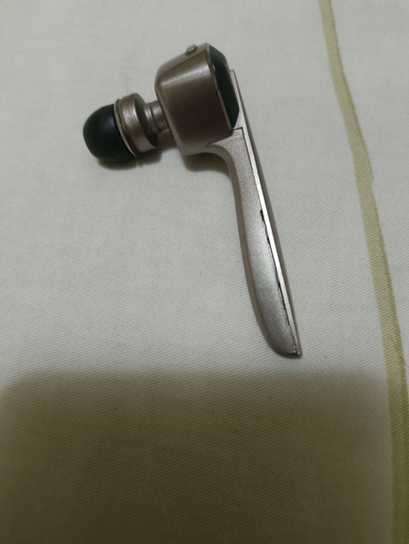 Продам блютуз наушник