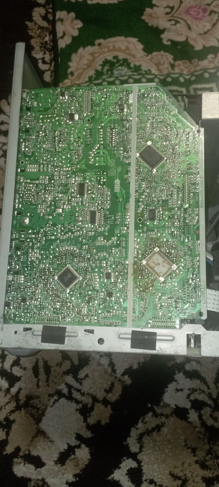 Продам центр Panasonic SA-VK825D в среднем состоянии.