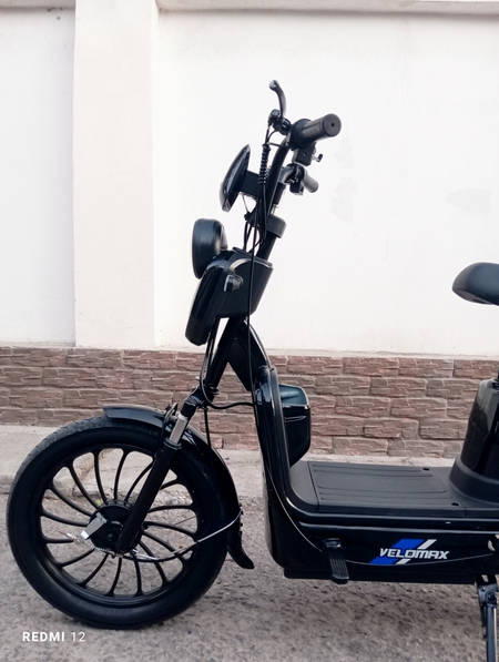 Skuter Elektr ( Moped)