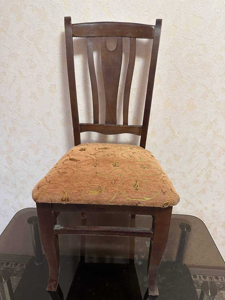 Срочно продаётся стулья мягкие