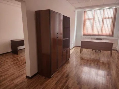 Шикарное место на 1м этаже вдоль дороги 40м²