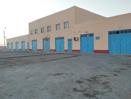 Имарат сатылады центрда 1200 кв м
