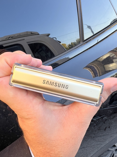 Samsung Galaxy Z Flip 6 - olympic version. 12/512