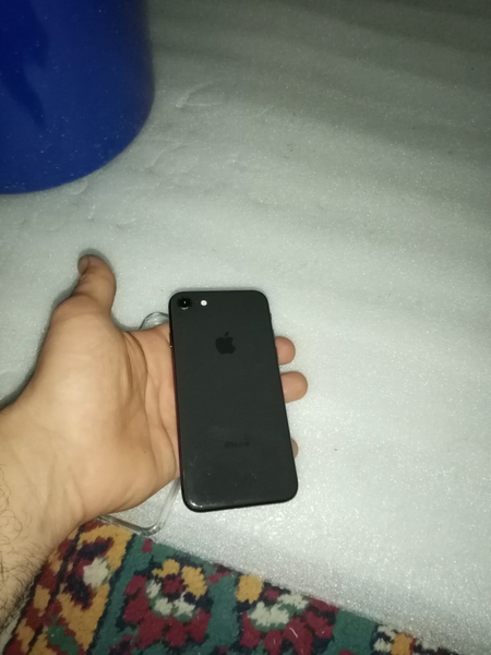 Iphone 8   128g usilinni batare qo'yilgan