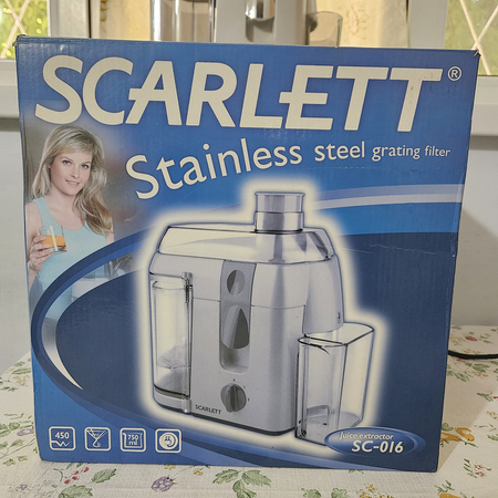 Соковыжималка  Scarlett в отличном состоянии
