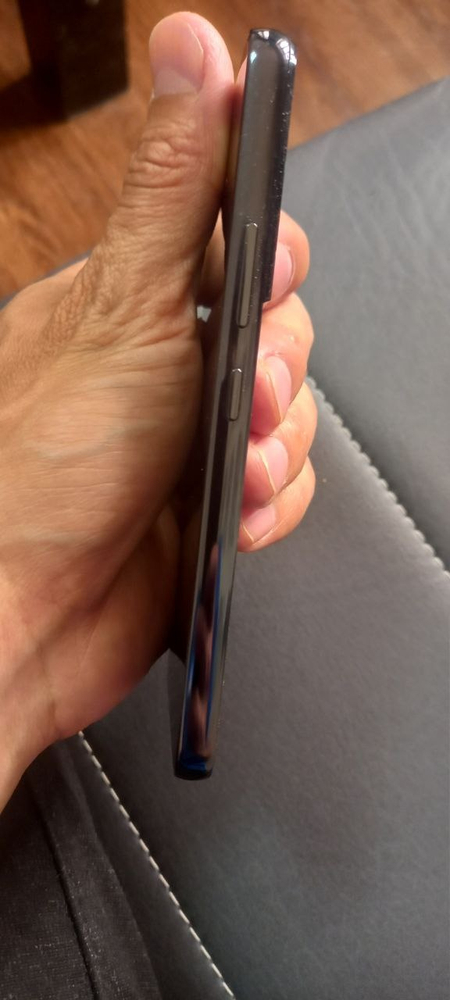 Samsung Galaxy S22 Qora. 8/256 GB