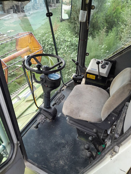 Claas daminator 130
