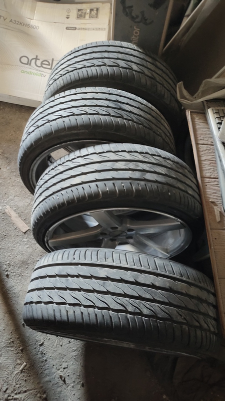 Vossen R20 Diska balon sotiladi 225/35/20R 5 teshili