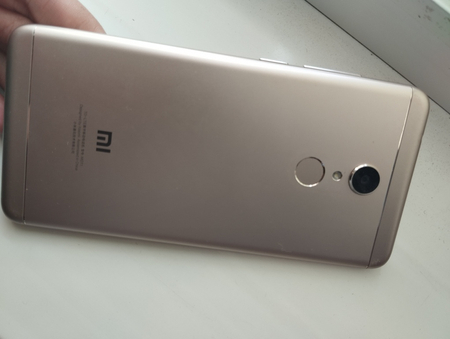 Хороший телефон Redm 5