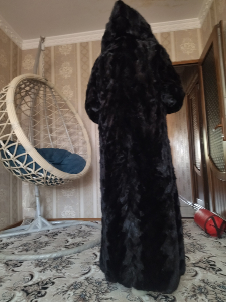 Продается шуба норковая.