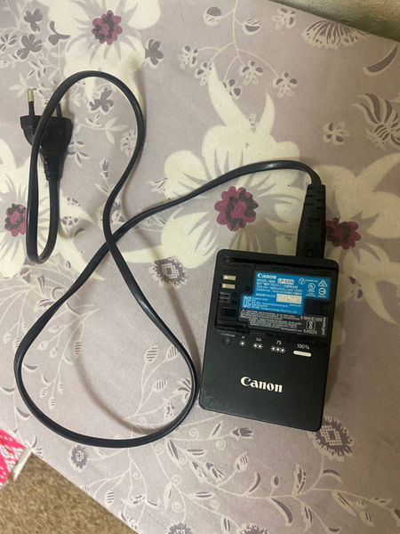 Зарядное устройство для аккумуляторов Canon LP-E6N