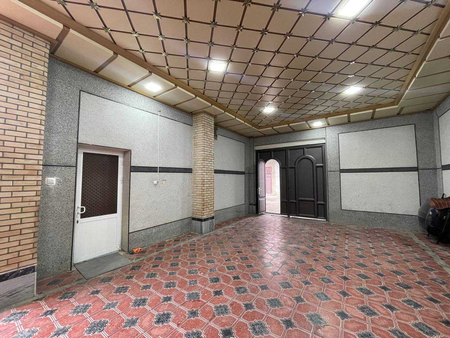 Jomboy ko'chasida hovli sotiladi!