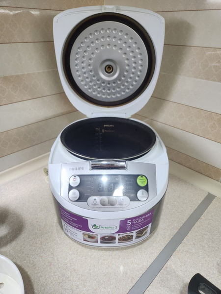 Продаётся мультиварка Philips плюс подарок