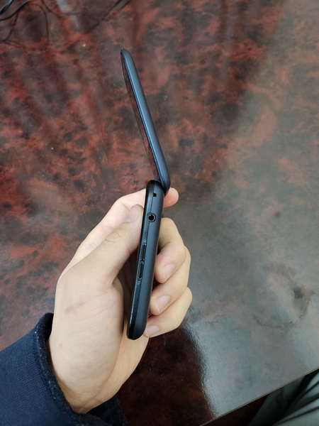 Srochna Samsung gusto ikkita sim kartani sotiladi.
