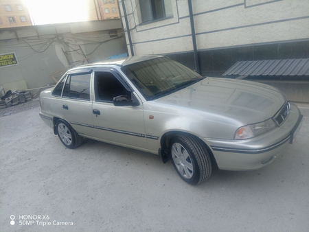 Nexia 1 sotiladi 7000$