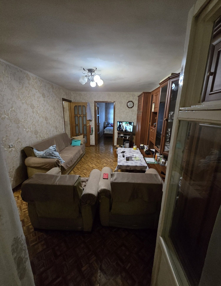 Продаётся квартира , Чиланзар 8 квартал (Орр ТРЦ парус )