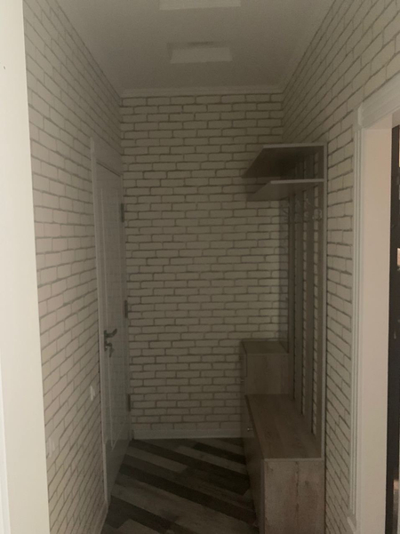 Продается 1 ком. возле метро Б.И.Й. Есть арендатор 450$