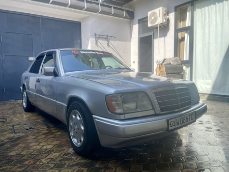Срочно продам 1994 г Mercedes W124 E200