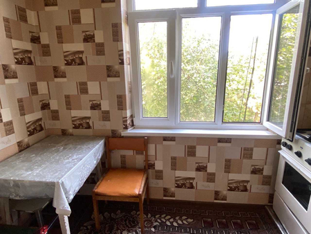 Qora-qamish 1/3 da 1 honalik 2 xona qilingan