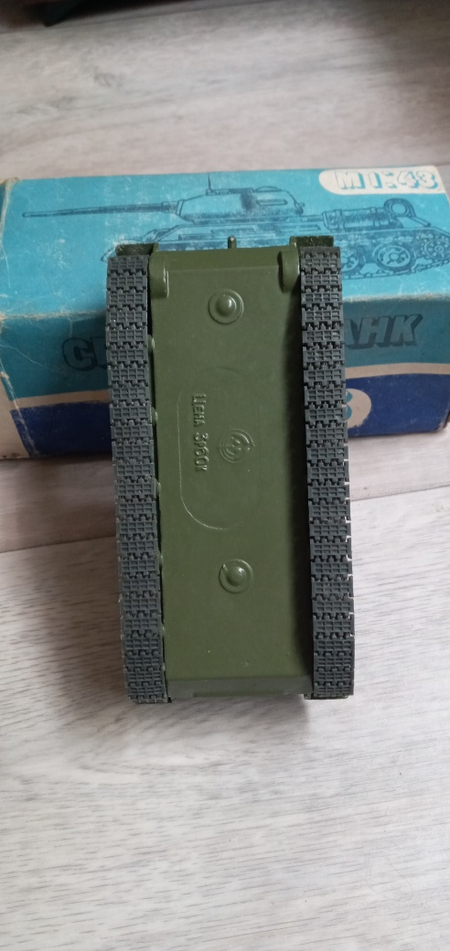 Модель танк Т-34 м 1-43