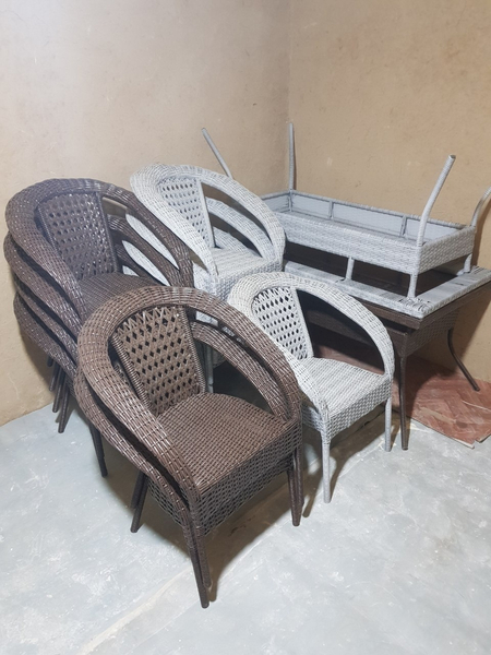Rata toʻqima stol stuli