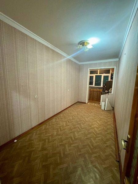Осиё улица .Т.продается +не торцевая рядом често паб
