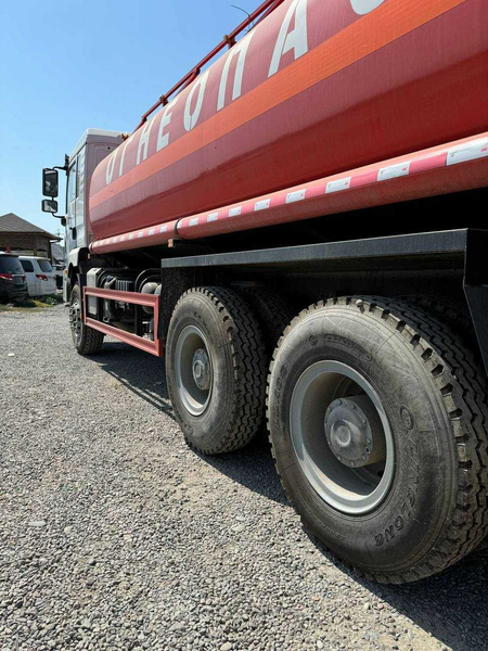 Бензовоз SHACMAN H3000 20 КУБ