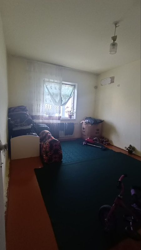 Срочно ПРОДАЁТСЯ 3 х комнатная квартира
