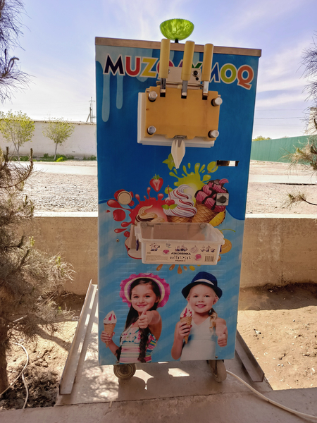 Frezer sotiladi Muzqaymoq apparati yaxshi holatda