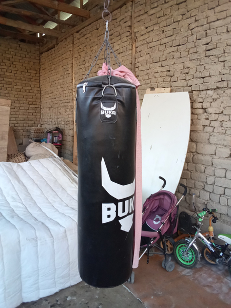 Boks qopi va Turnik sotiladi yangi komplekt beriladi