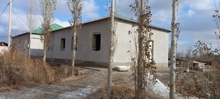 Жай сатылады посттын артында
