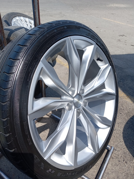 R20 Malibu premier orginal diska