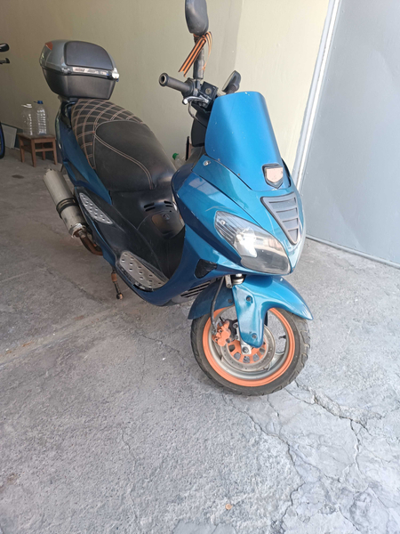 Продам скутер  JS Moto .150кубов.