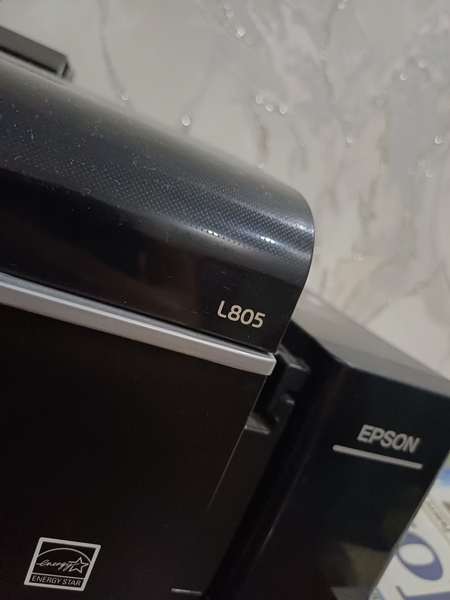 Rangli Printer Epson L805 sotiladi. Продаётся светной Принтер Epson L8