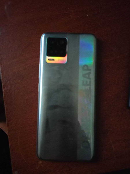 realme 8.  В идеальном состоянии