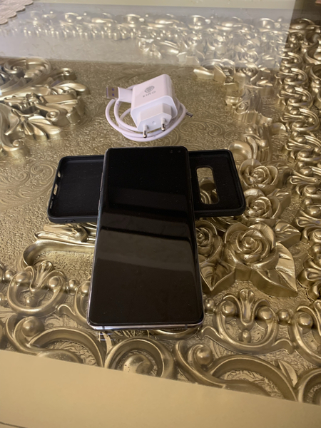 Самсунг s 10+