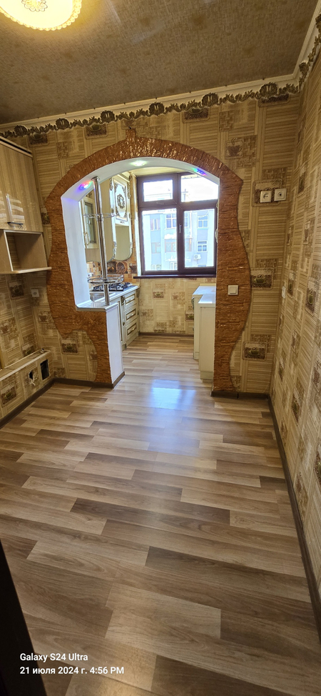 5 хонали 100M² 3-кават уй сотилади