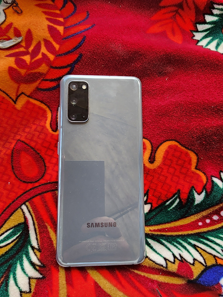 Samsung S20 8/128 sotiladi