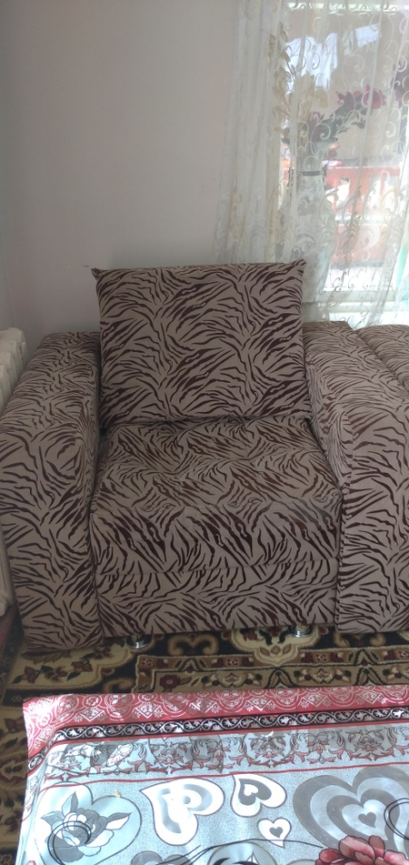 Divan kreslo satiladi. Продаётся диван и кресло.