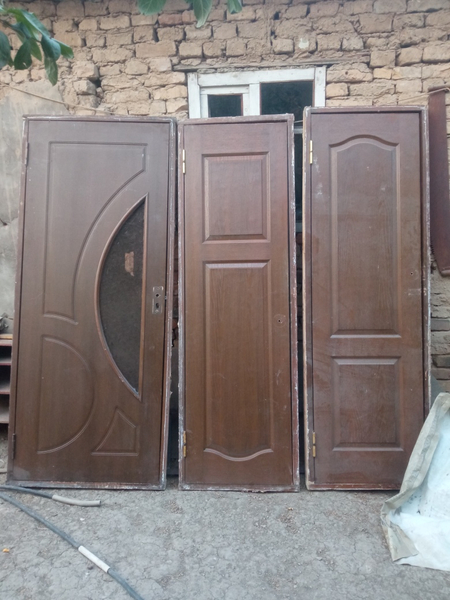 Срочно продам двери и рамы