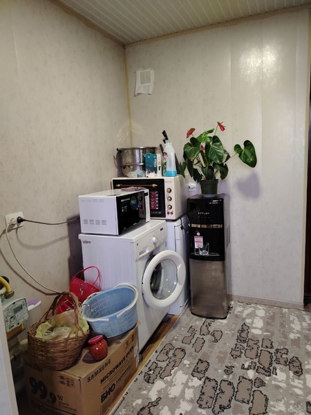 ПРОДАЕТСЯ Чирчик ш. 3 м/н Нептун 4-этаж 3х