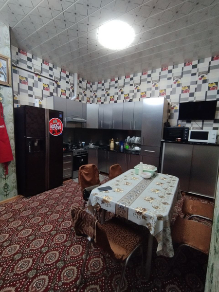 Hovli sotiladi qulay joydan