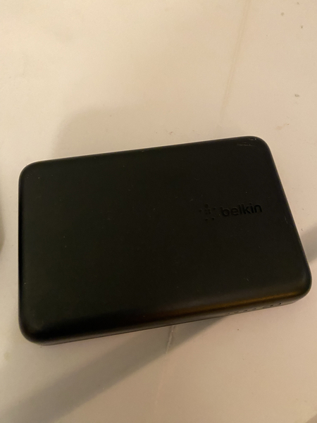 Беспровадная зарядка фирмы belkin