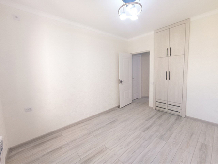 Мирзо-Улугбекская Налоговая 3в4/4/4 кирпич, балкон 2х6,  S70м2, с