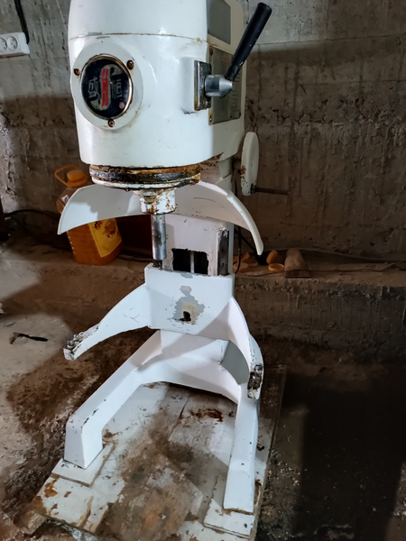 30 litrlik mixer sotiladi