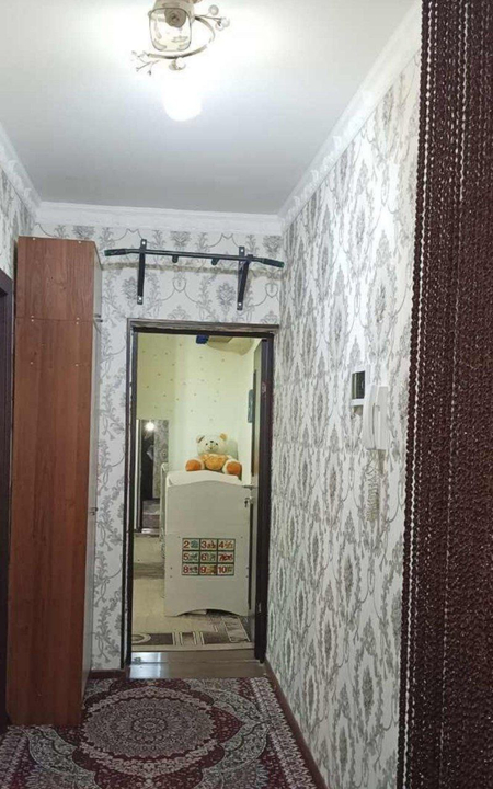 .Продам 1х2комнатную подевро балкон 2х6м 42м2 в Сергели 2квартале 49т$